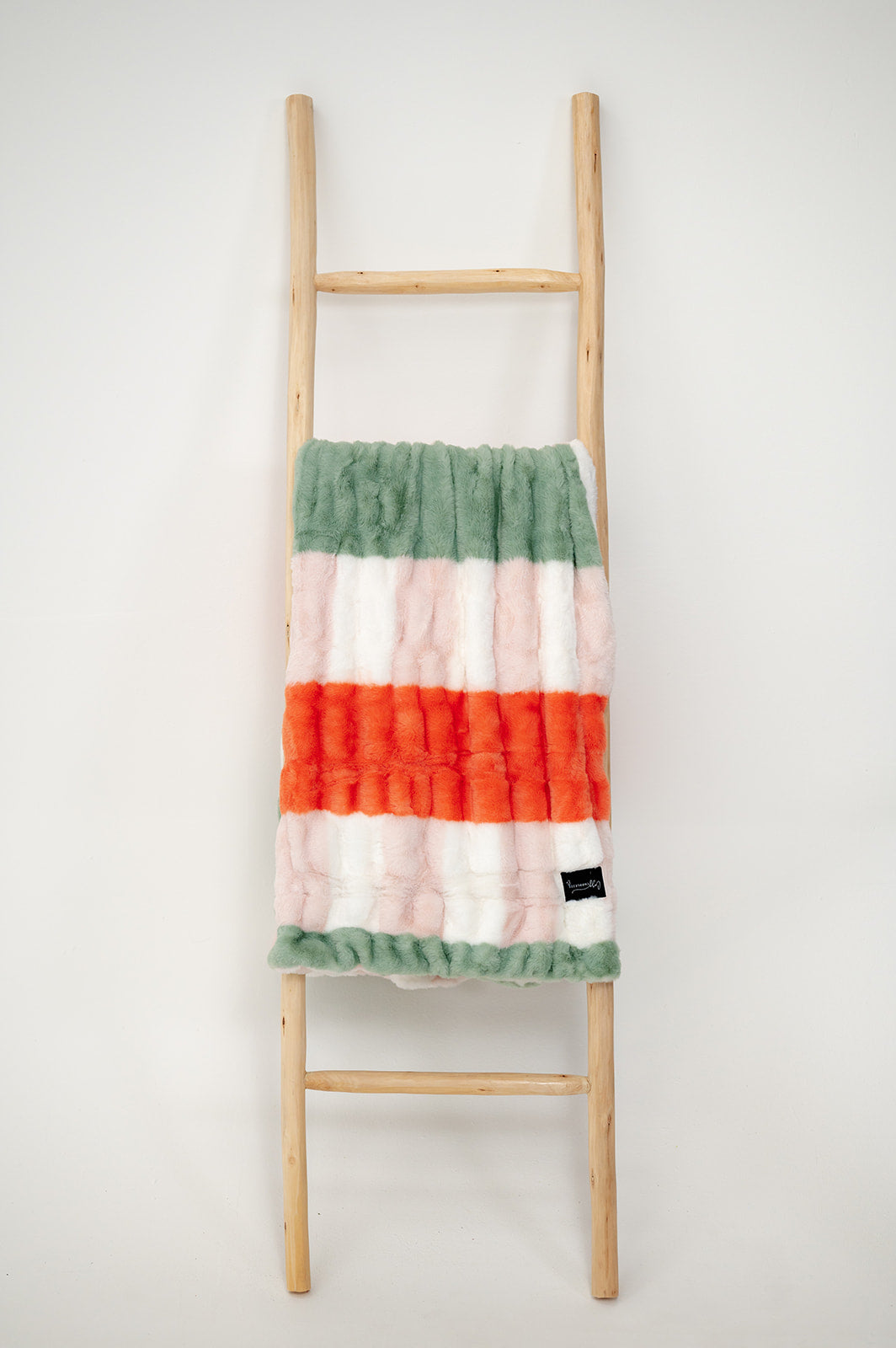 The Softest Blankets – Cozy Cuddlezzz Co