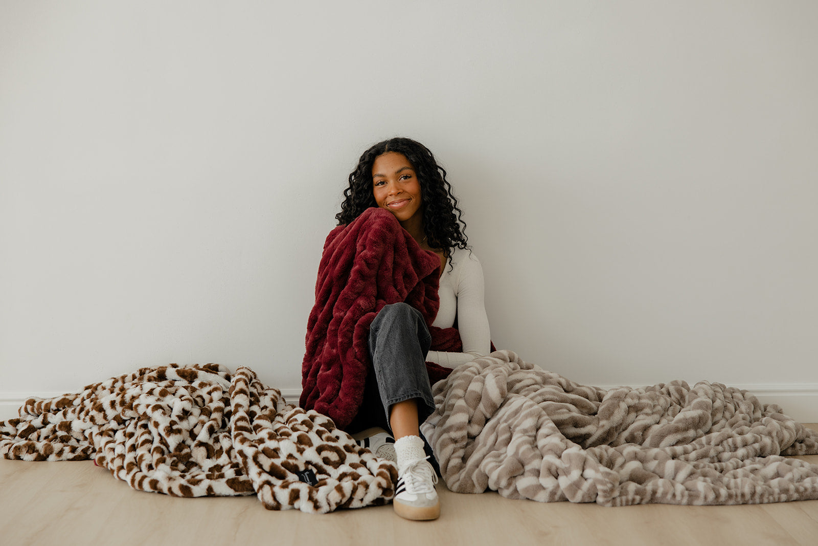 The Softest Blankets – Cozy Cuddlezzz Co